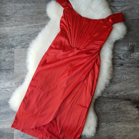 Dani•Thegirl | Dresses | Glossy Satin Draped Sleeve Off The Shoulder ...